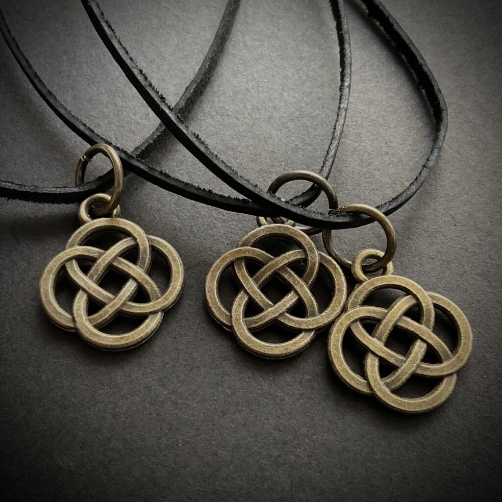 Cabinetul de curiozități - Obiecte unicat de inspirație istorică